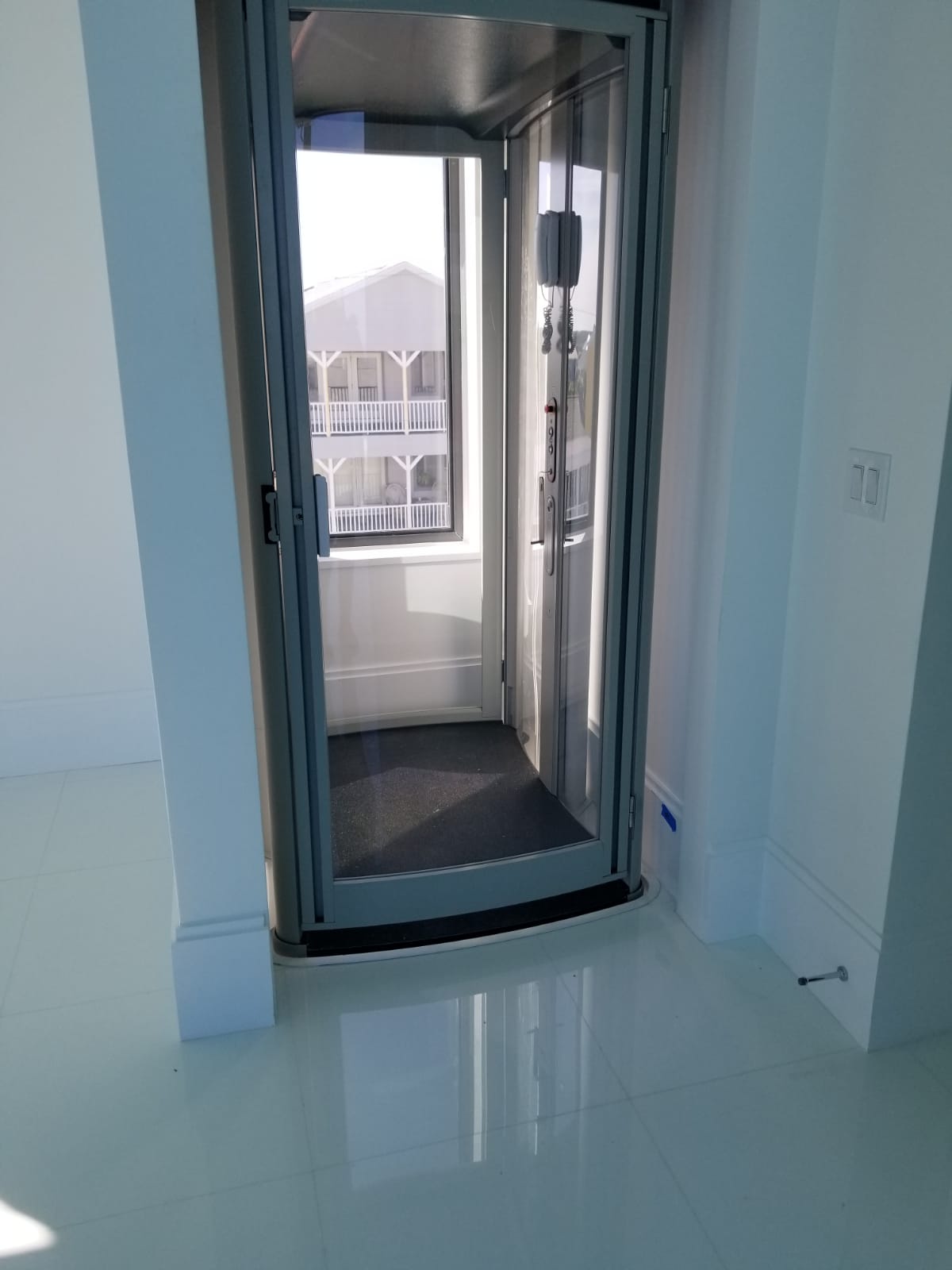 3ce45eca-c279-4e7a-8a5b-31145dae4c6f - Stiltz of Florida